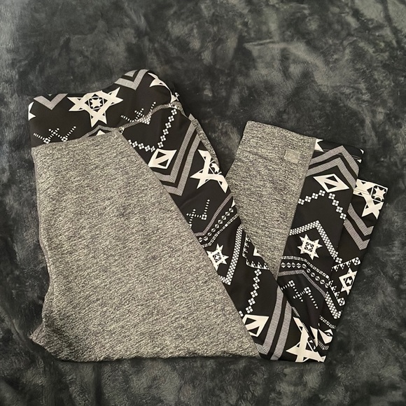 LuLaRoe | Pants & Jumpsuits | Lularoe Jade Capri Grey With Black And ...